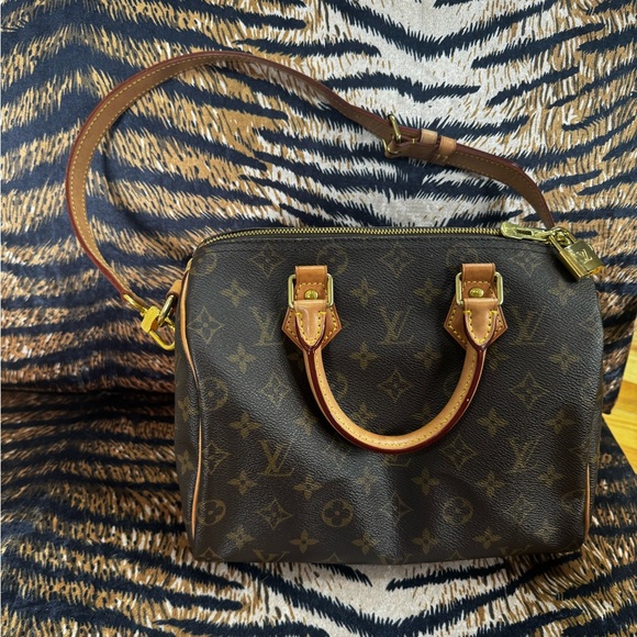 Louis Vuitton | Bags | Louis Vuitton Speedy With Detachable Strap ...